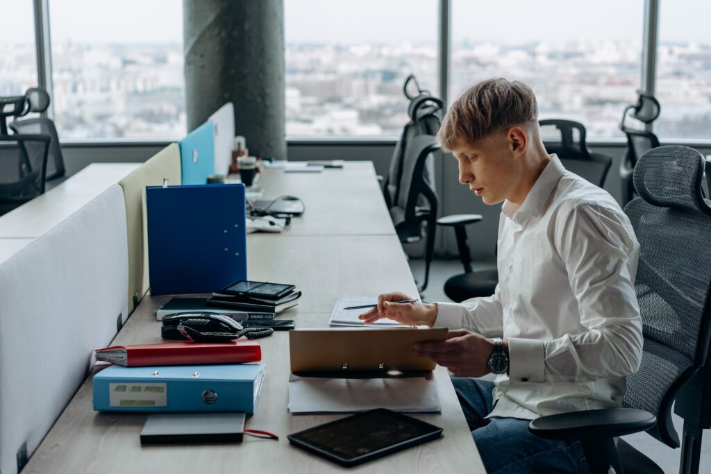 Benefits of having good Office Furniture? - The Furniture Daily ...