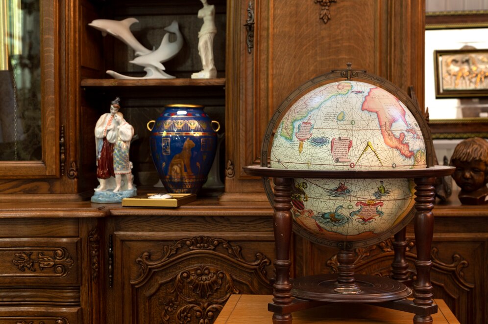 Iconic Pieces That Shaped History: The Story of Legendary Furniture ...